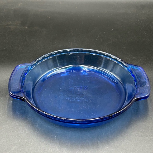Pyrex | Kitchen | Vintage Pyrex Blue Glass Deep Dish Pie Plate Baking ...